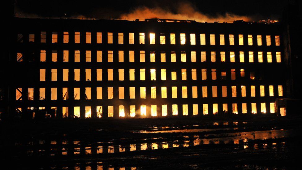 Historic England: 'Urgent need' to save West Yorkshire's mills - BBC News