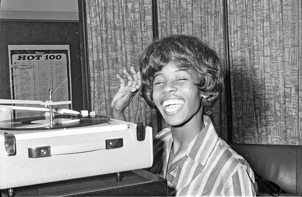 Millie Small: My Boy Lollipop singer dies aged 72 - BBC News