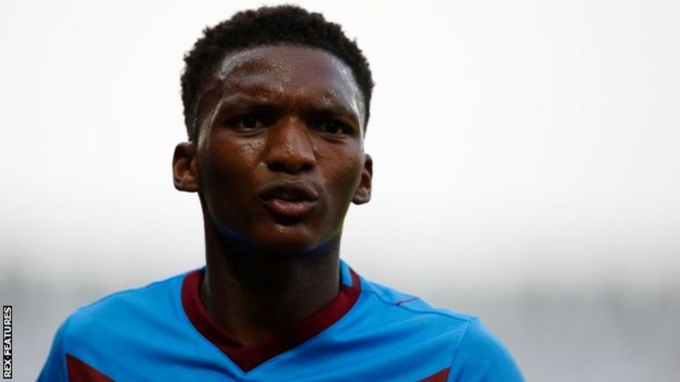 Kgosi Ntlhe: Barrow sign defender as Jack Hindle signs new deal - BBC Sport