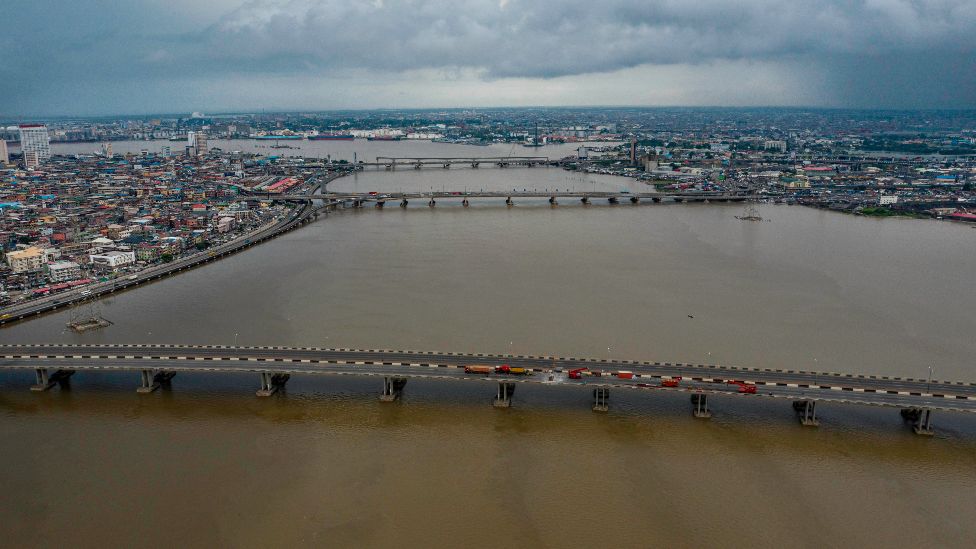 Lagos Third Mainland Bridge: Six months of traffic woe in Nigeria - BBC ...