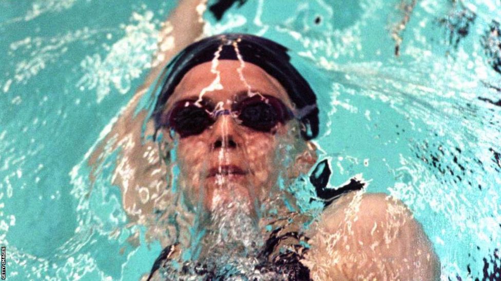 Helen Smart: Former British Olympic swimmer dies aged 42 - BBC Sport