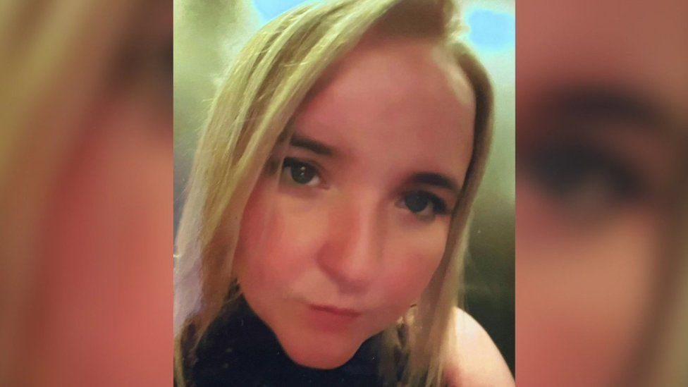 Woman would be alive if Met Police had helped her - mother - BBC News