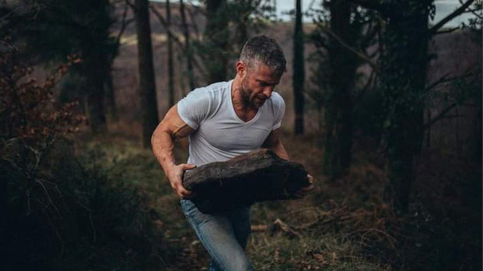 Former soldier builds a castle on a hillside in Wales - BBC Newsround