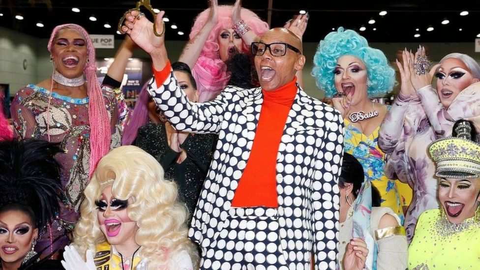 Drag teen banned from Dudley school talent show - BBC News