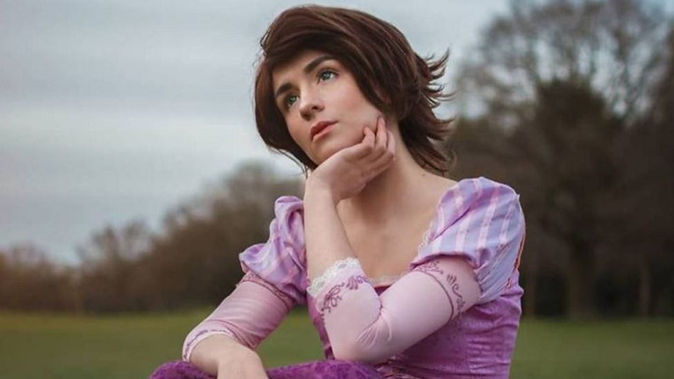 Wiltshire cosplayer 'ecstatic' to win world championships - BBC News