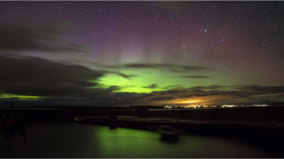 Lights, camera, action: Aurora Borealis images from Scotland - BBC News