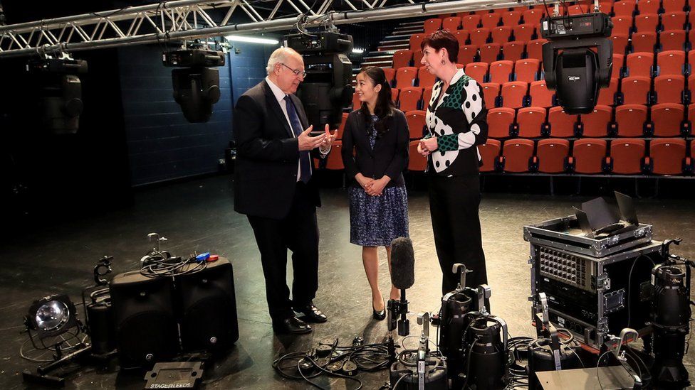 Japanese princess ends studies at University of Leeds - BBC News