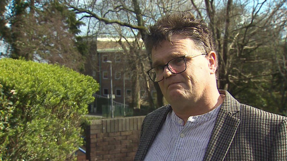 'Gwrthwynebu prosiectau ynni gwynt yn anfoesol' - BBC Cymru Fyw