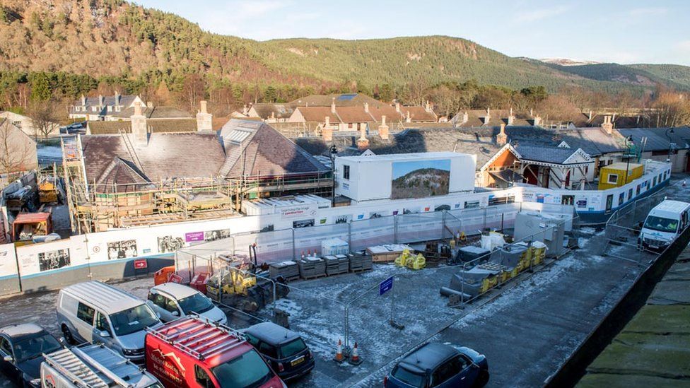 Prince Charles to open new bistro in Ballater - BBC News