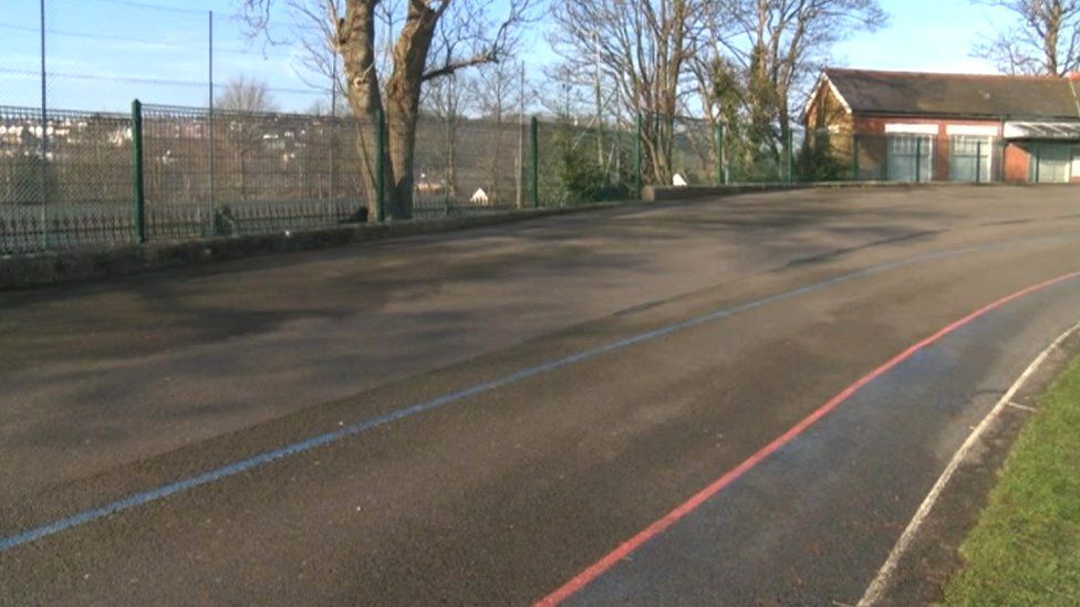 Brighton's Preston Park Velodrome 'to reopen in the spring' - BBC News