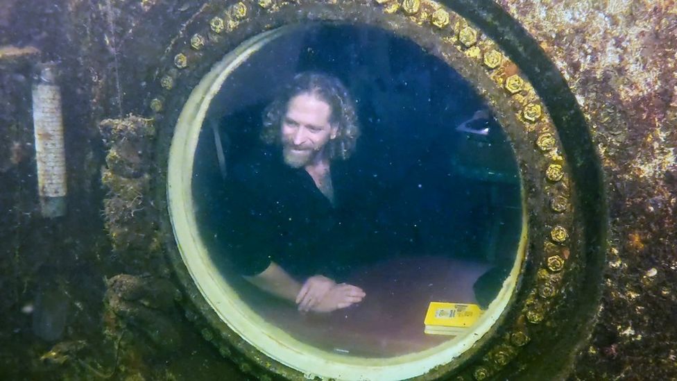 Underwater living: Deep dive site to become £100m research hub - BBC News