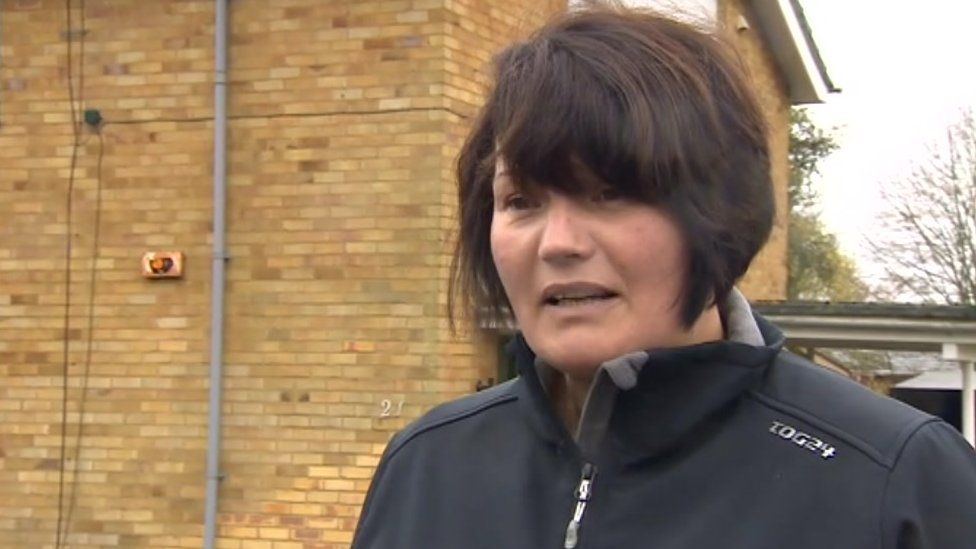 Special measures Barming Primary cancels Christmas plays - BBC News