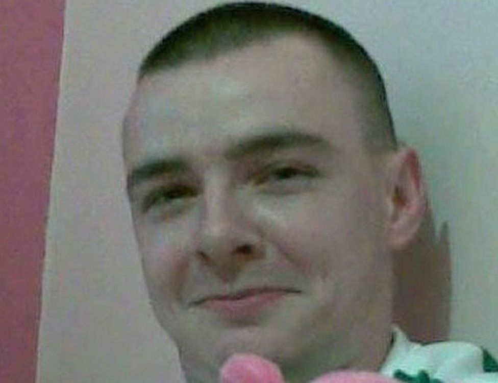 Double rapist Sean Moynihan given lifelong restriction - BBC News