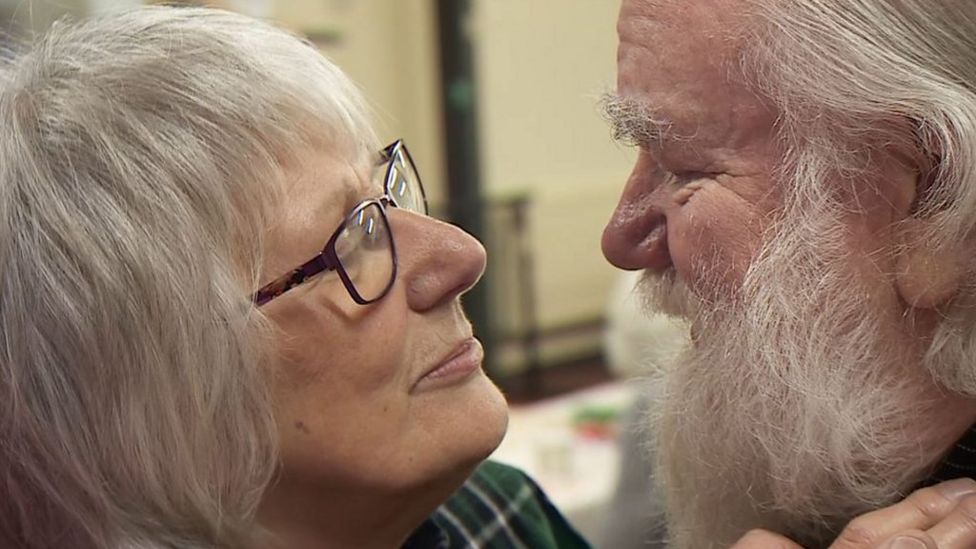 Somerset singing group for people with dementia could close - BBC News