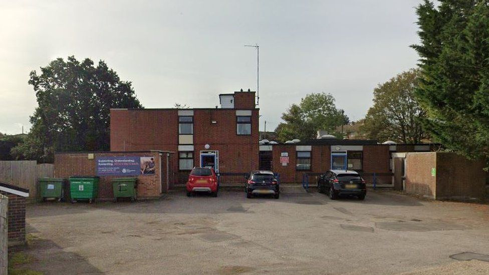 Council to close Towcester care home with 15 residents - BBC News