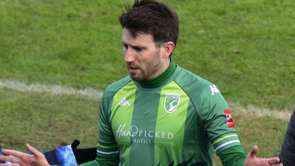 Guernsey FC lose 5-0 at home to Hanworth Villa as poor run goes on ...