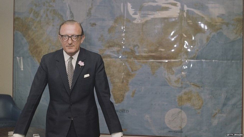 Lord Carrington, former foreign secretary, dies aged 99 - BBC News