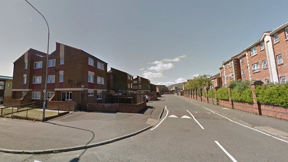 Part of man's ear bitten off in Belfast gang attack - BBC News