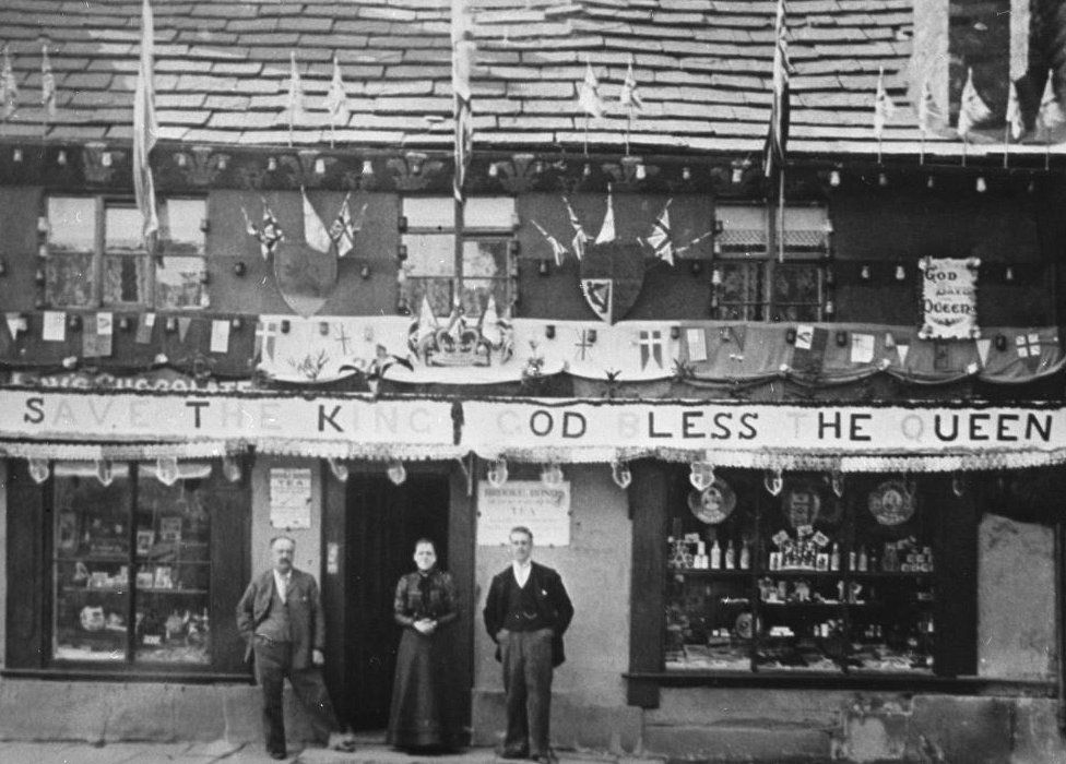 King Charles coronation: Old Leeds royal celebration images unearthed ...