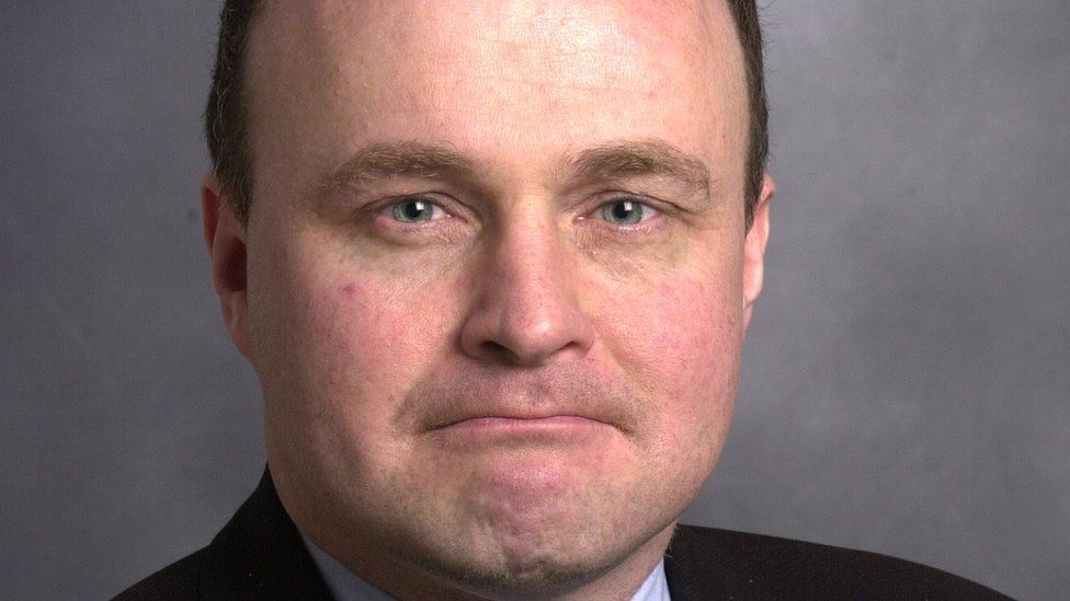 DUP MLA apologises for Sadiq Khan retweet - BBC News