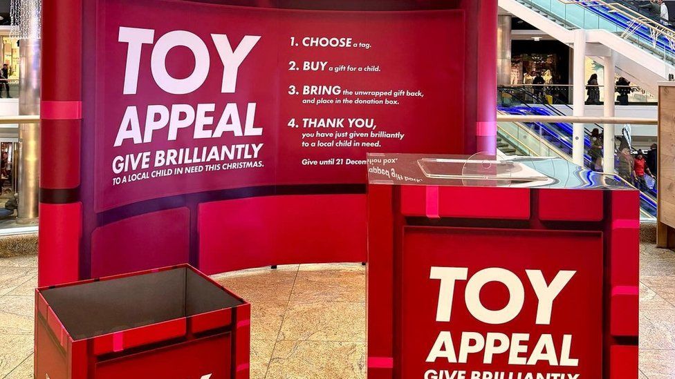Annual Southampton Christmas toy appeal launched - BBC News