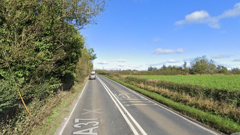 Somerset stretch of A37 shuts overnight for repairs - BBC News
