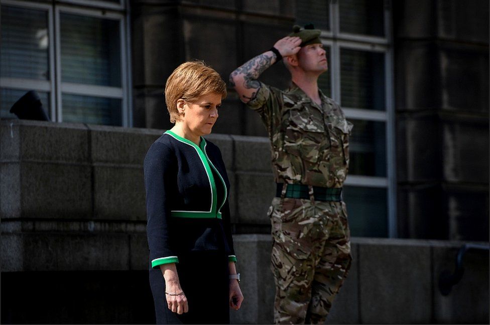 In pictures: Scotland marks 75th anniversary of VE Day - BBC News