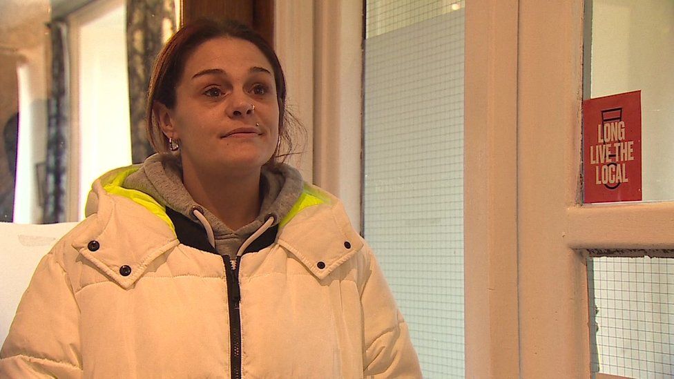Sefyllfa Airbnb Blaenau Ffestiniog y 'tu hwnt i reolaeth' - BBC Cymru Fyw