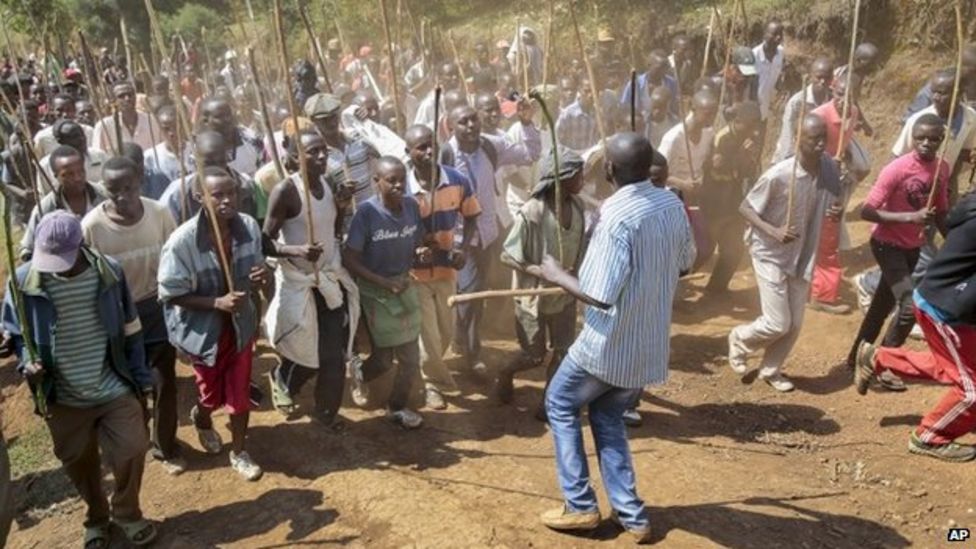 Burundi crisis: Bujumbura grenade attacks hurt 11 police - BBC News