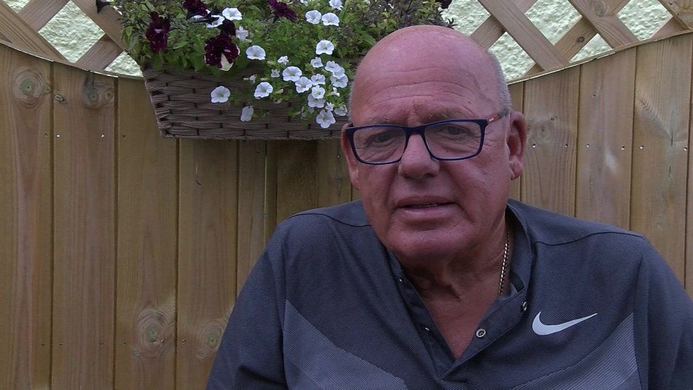 Dyn wedi marw ar ôl mynd i drafferthion yn y môr ym Mhen Llŷn - BBC ...