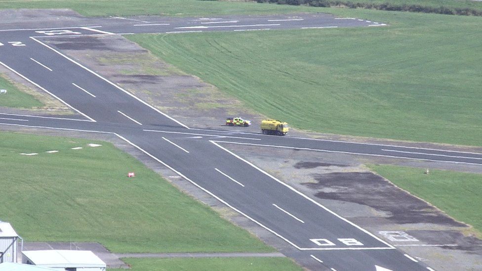 Newtownards Airport: Man injured in plane crash - BBC News