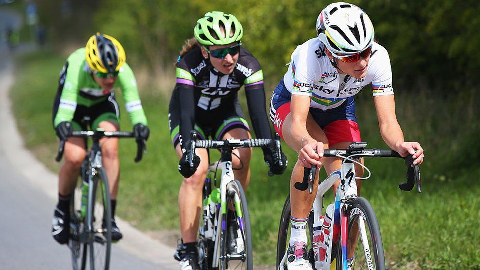 Tour de Yorkshire Stage Two: In Pictures - BBC News