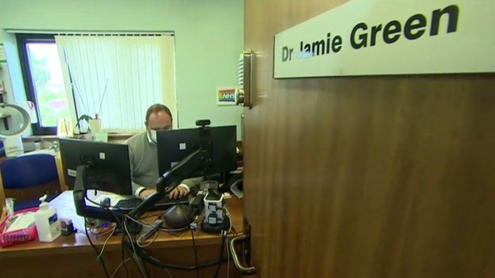 Northampton GP tweets about 'bleak primary care' system - BBC News