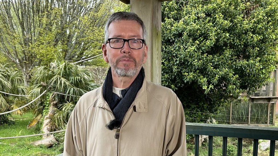 Concerns raised about the future of Jersey Zoo - BBC News