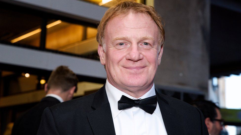 Ateb y Galw: Mark Lewis Jones - BBC Cymru Fyw