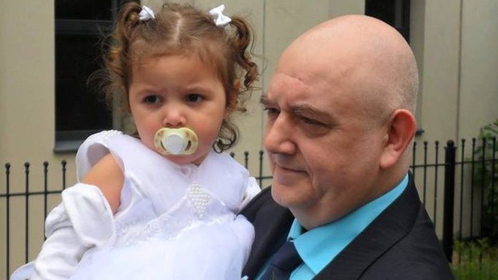 Family of Boulby miner John Anderson pay tribute - BBC News