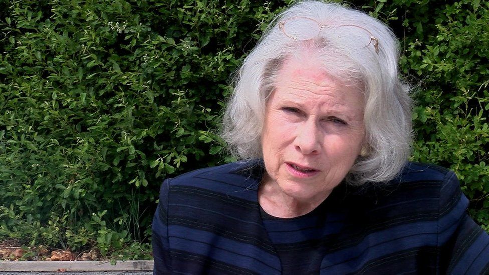 American woman thanks Britons who helped her father in WW2 - BBC News