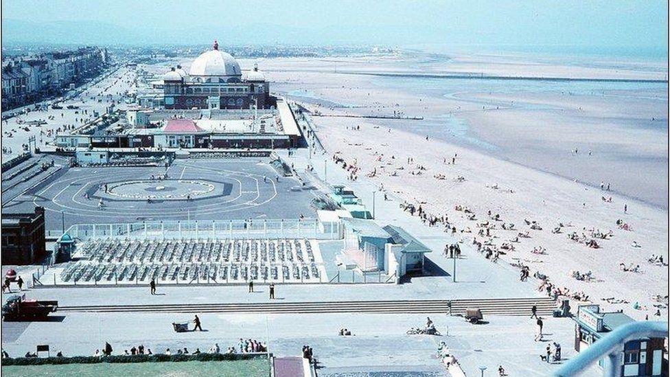 Lle Rhyl-i da! - BBC Cymru Fyw