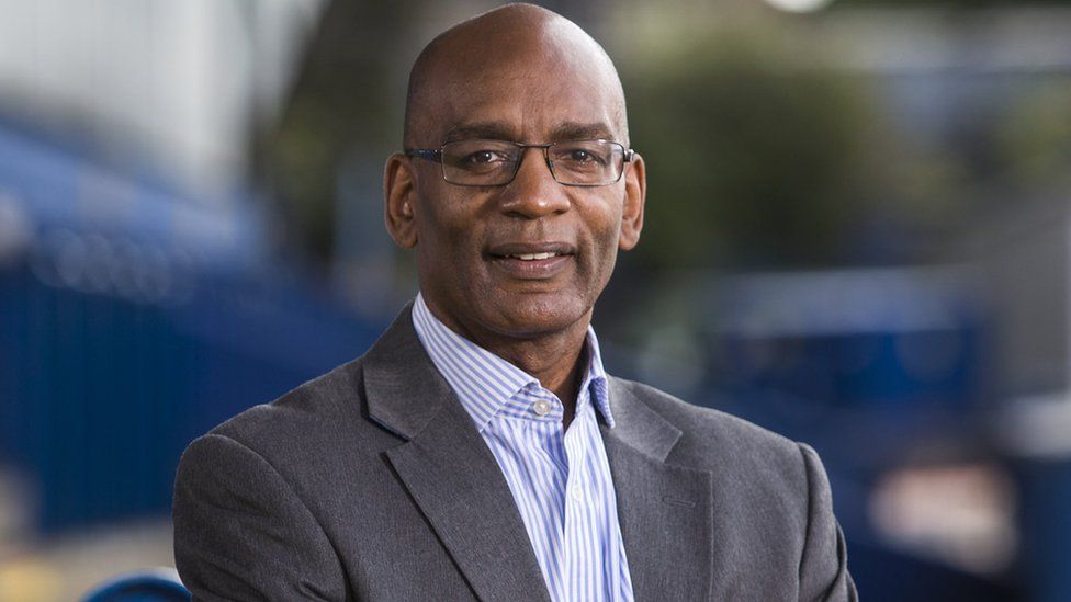 Pryder chwaraewyr rygbi am ddiffyg cytundeb cyllid - BBC Cymru Fyw