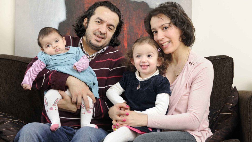 Refugee artist donates 'thank you' paintings to Leith School of Art ...