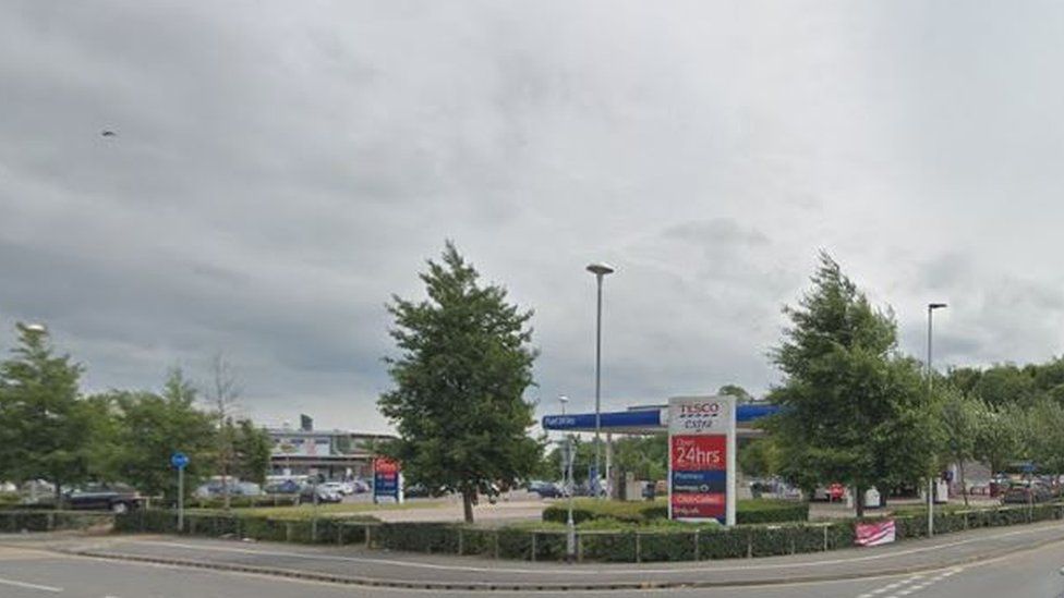 Barnstaple assault: Two men arrested - BBC News