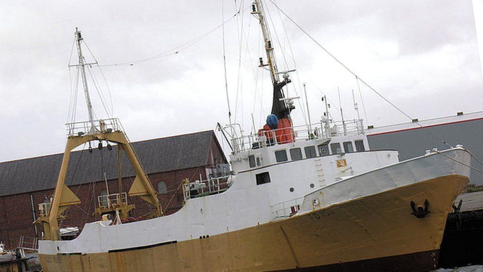 Fleetwood heritage trawler Jacinta to be scrapped - BBC News