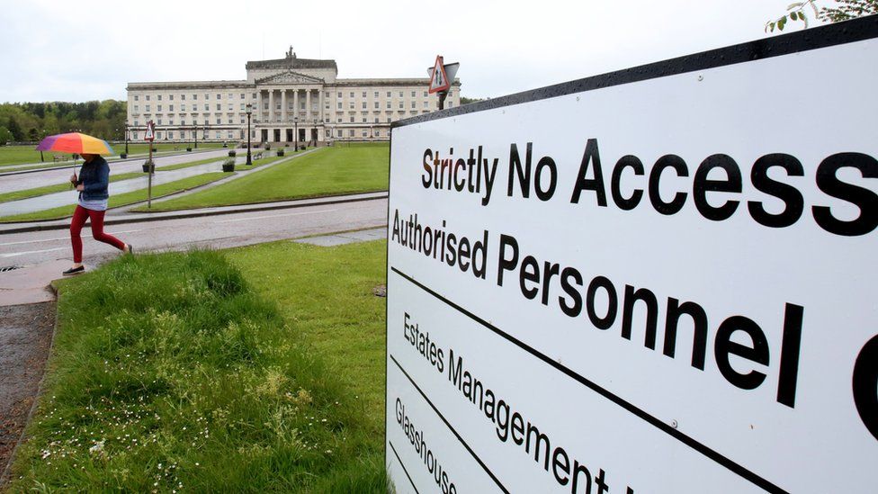 Stormont talks: Is there hope for political breakthrough? - BBC News