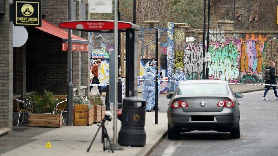 Hackney Wick: Man dies and another in hospital after stabbings - BBC News