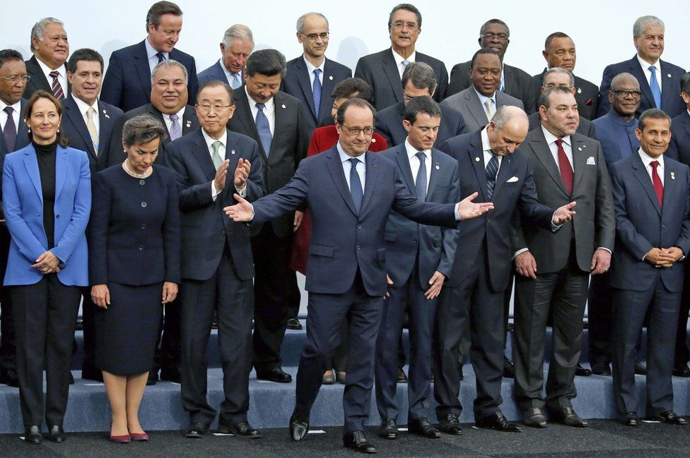 Week in pictures: 28 November - 4 December 2015 - BBC News