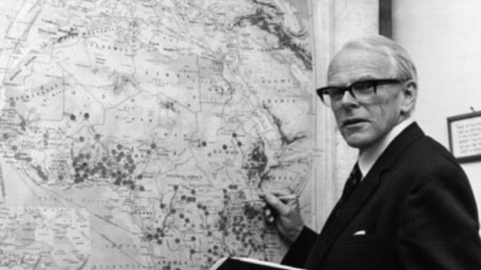 Dr Denis Burkitt: Fermanagh's tribute to 'superstar' cancer pioneer ...
