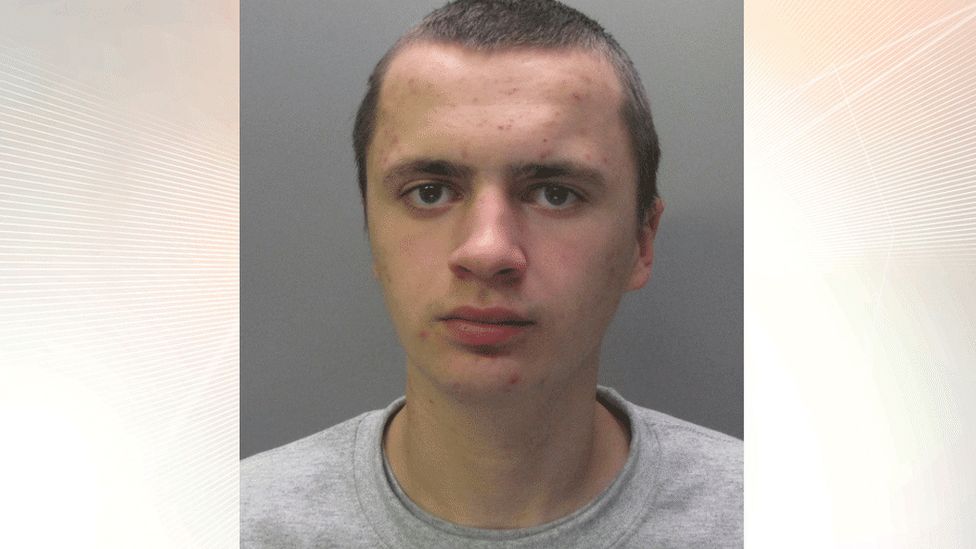 Wisbech murder: Teenager jailed for stabbing man in drunken row - BBC News