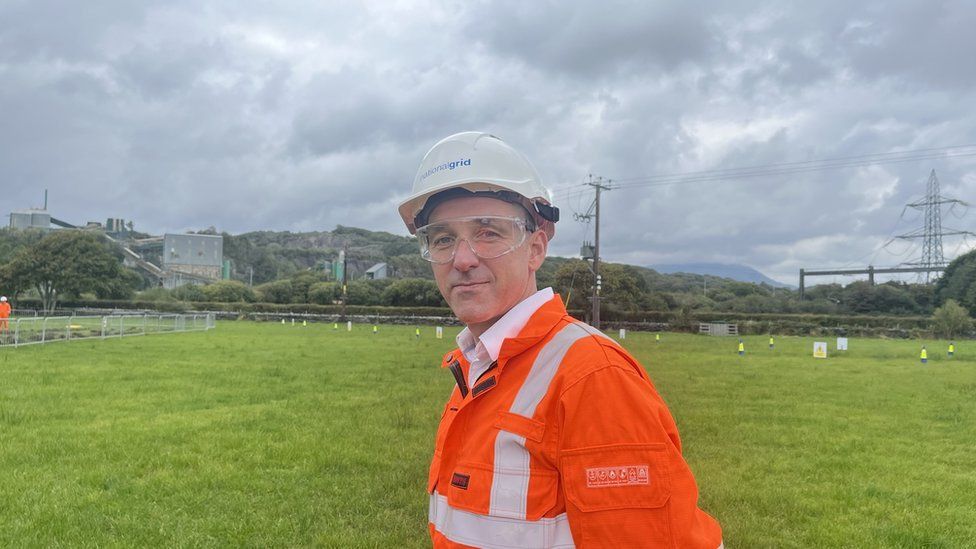 Dwyryd Estuary: Work under way to remove pylons from beauty spot - BBC News