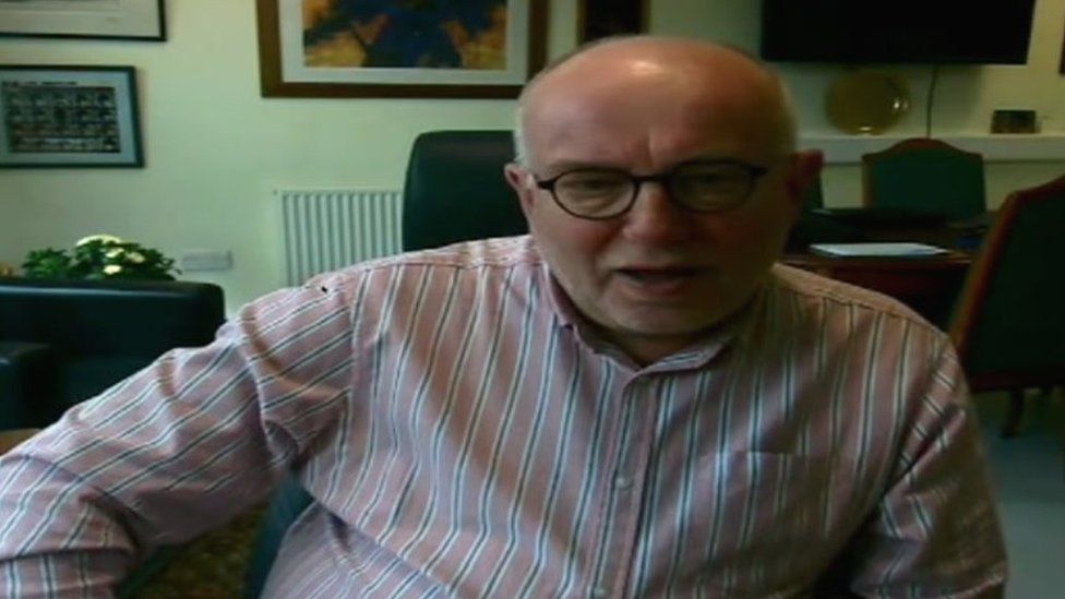 Concerns voiced over 'false' virus test results - BBC News