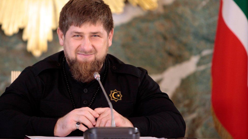 Critic of Chechen leader Kadyrov 'apologises profoundly' - BBC News